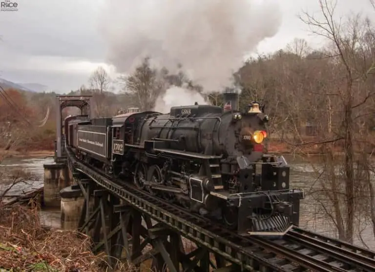 8 Scenic Train Rides in the Great Smoky Mountains - Smoky Mountain Opry